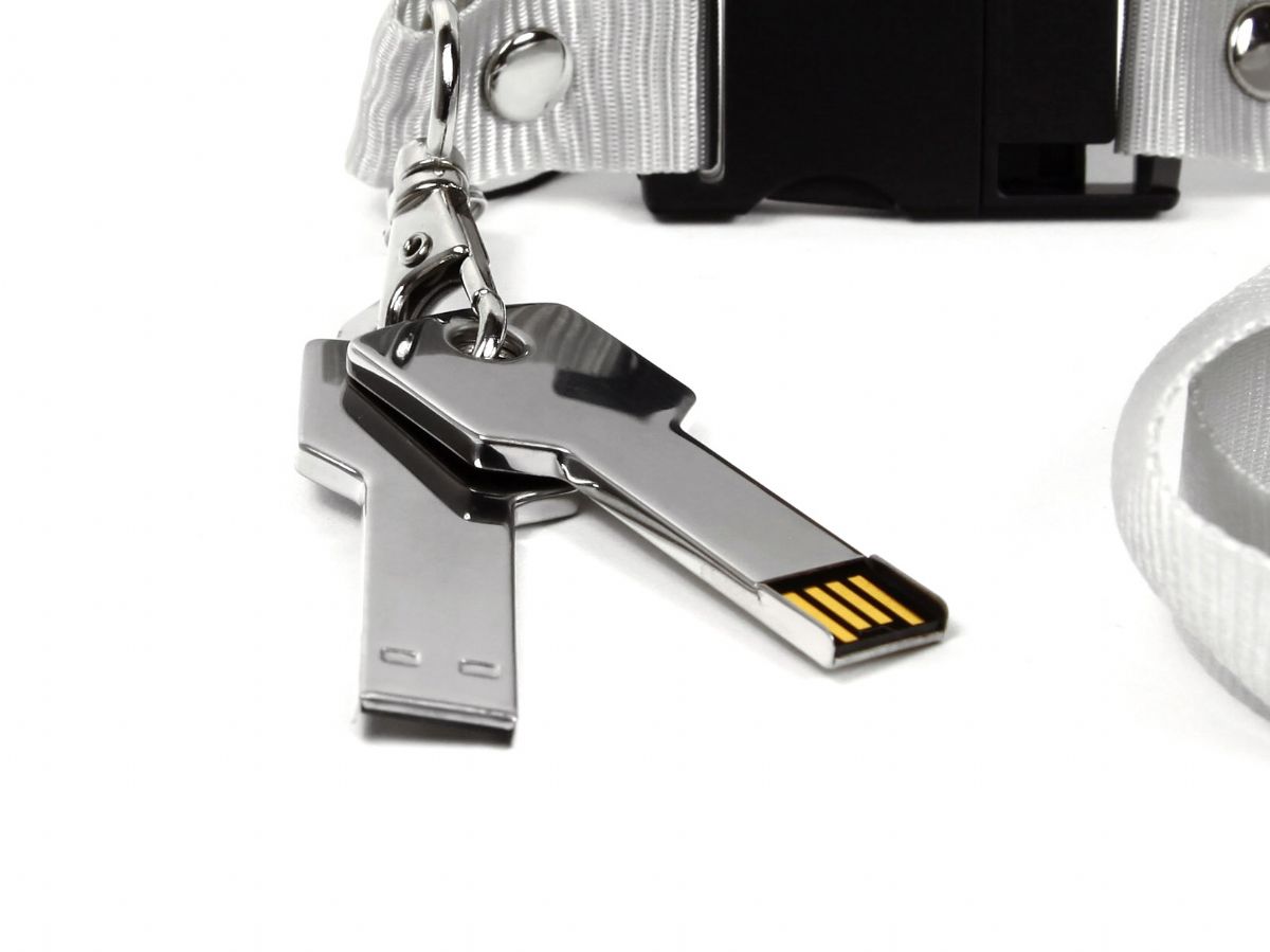 Metall USB Stick in Schlüsselform, praktisch als Schlüsselanhänger ...